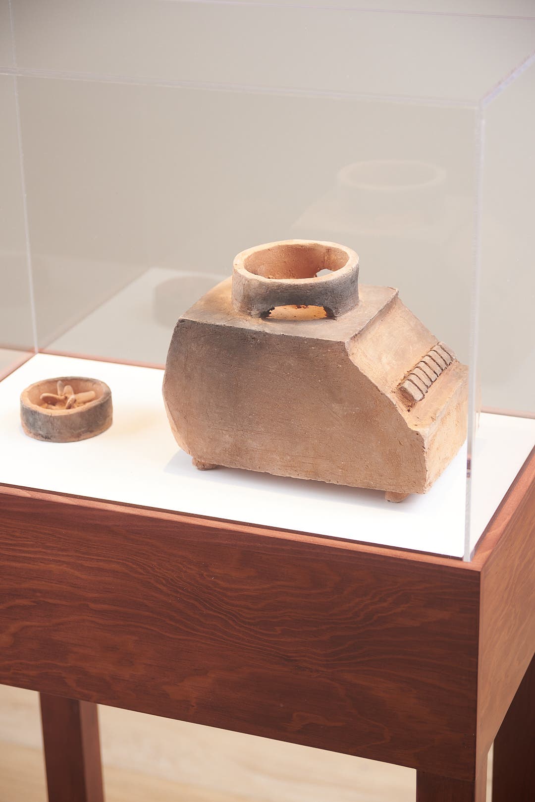 Enrique Argote cuestiona el concepto de historia en Circa 2000 ...