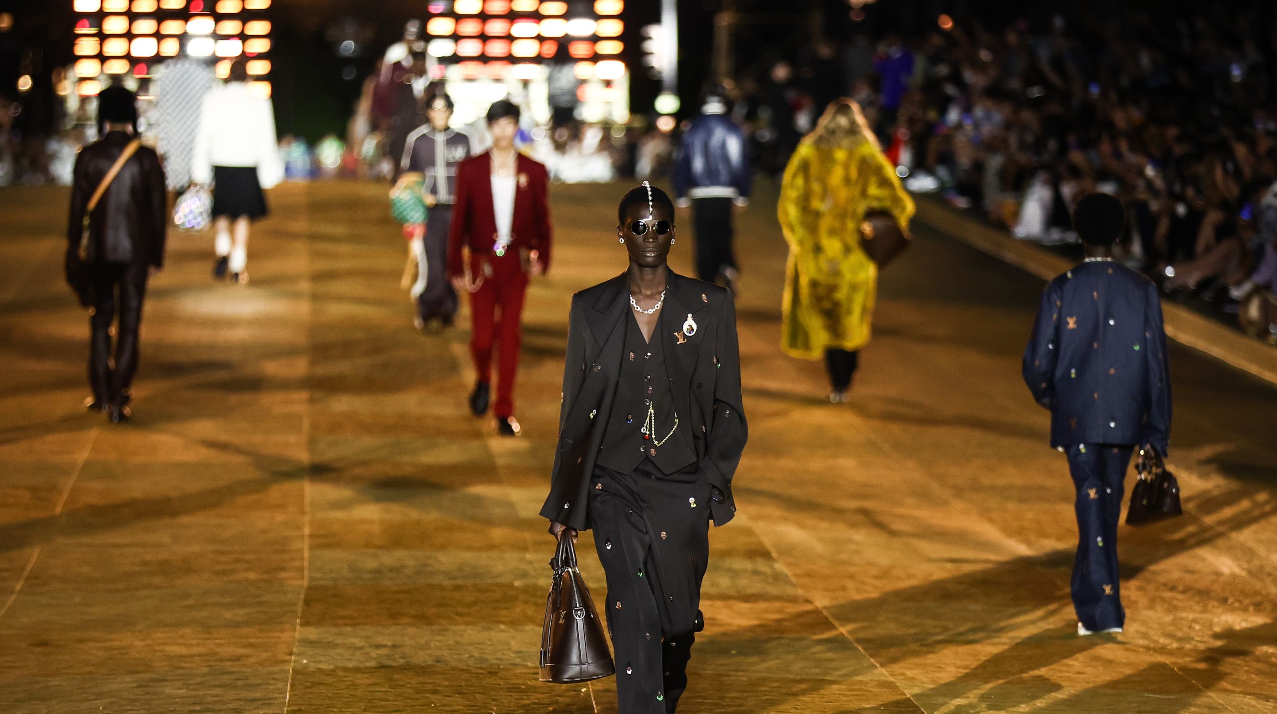 Pharrell Williams debuta como director creativo de Louis Vuitton en ...