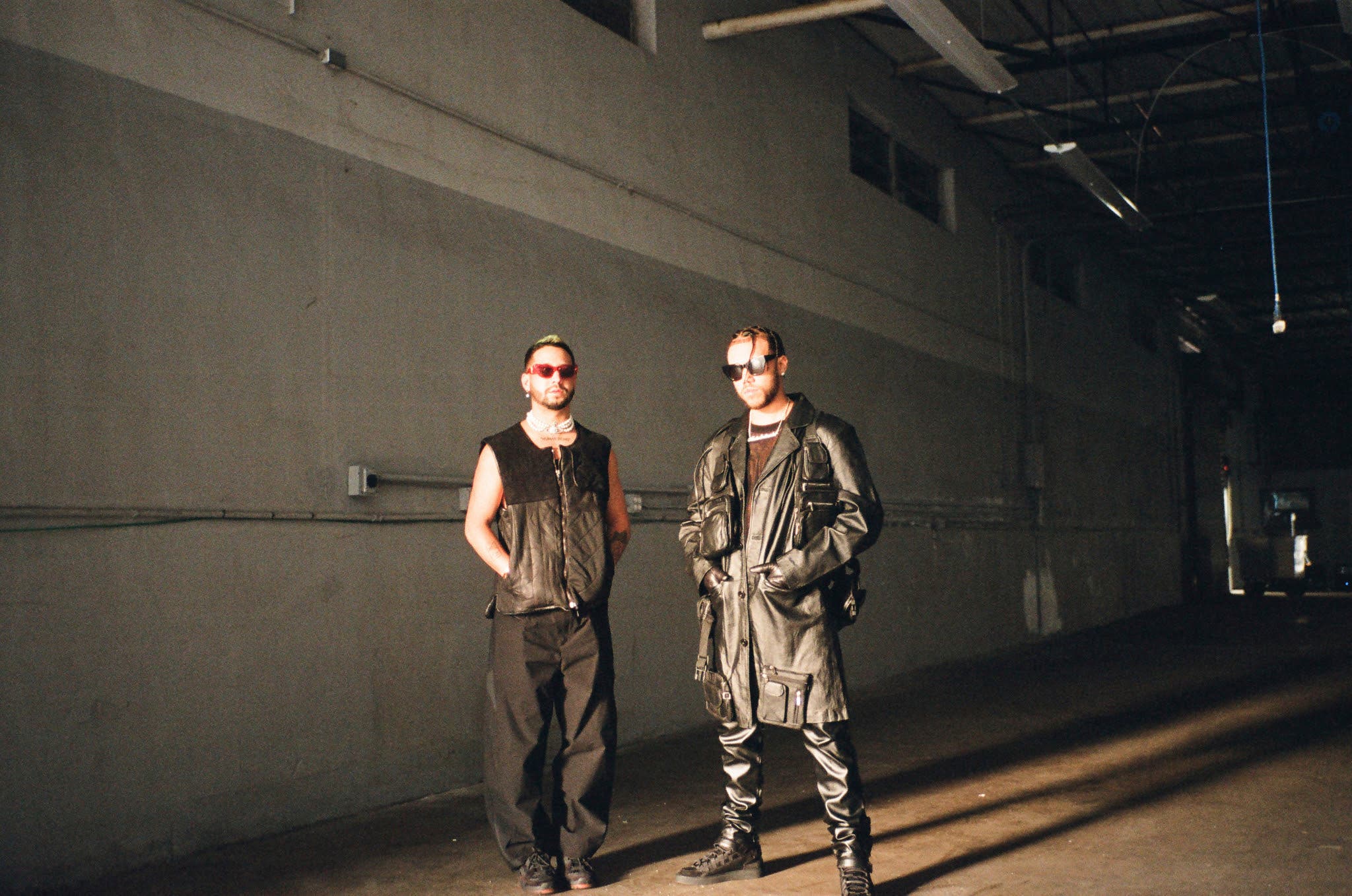 Mora lanza el video musical de su éxito 'Memorias' junto a Jhayco ...