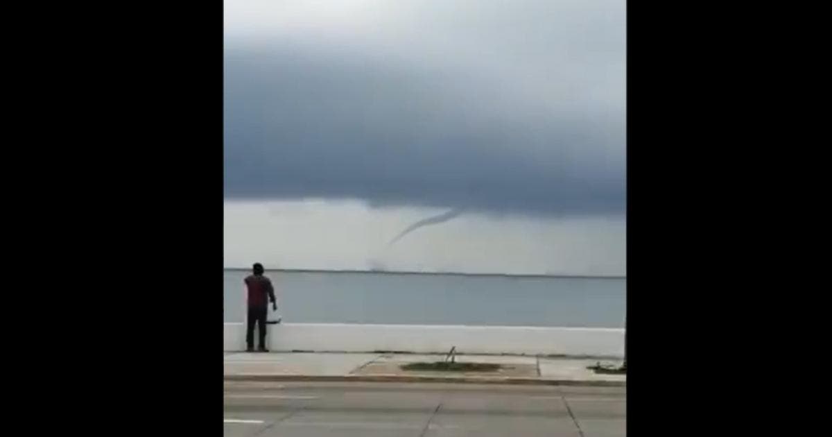 VIDEO: Se forma tromba marina frente a puerto de Veracruz | Diario de México