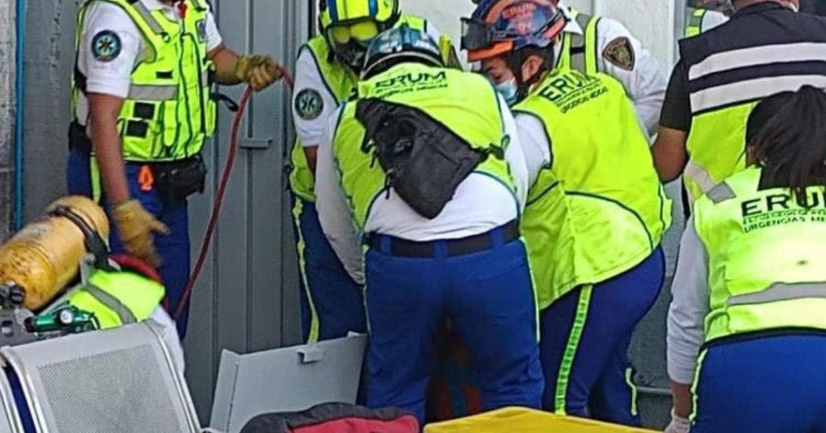 Rescatan en Iztapalapa a dos hombres atrapados en una cisterna | Diario de México