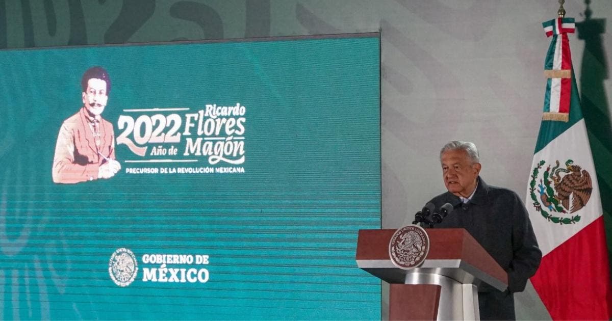 AMLO reta a Loret de Mola a que lo autorice para publicar su ...
