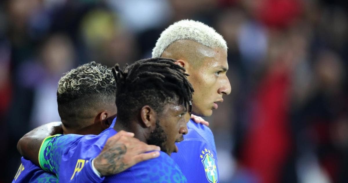 Racismo en el Brasil vs Túnez; lanzan plátano a Richarlison | Diario de ...