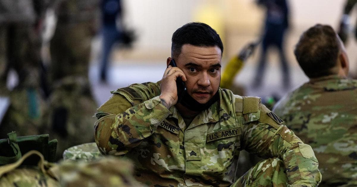 Soldados retirados pueden trabajar donde quieran con condiciones ...