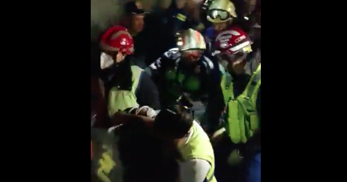 (Video) Así fue el rescate de las víctimas del choque del Metro en CDMX ...