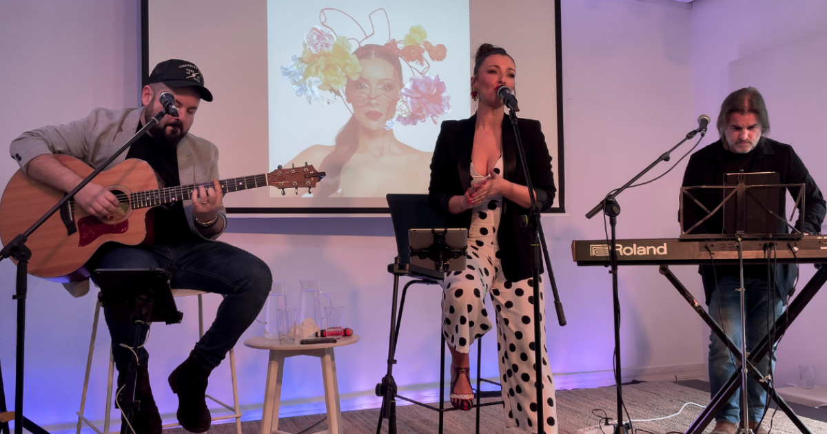 Mara Barros presenta su disco homenaje a México, 'Me nace del corazón ...