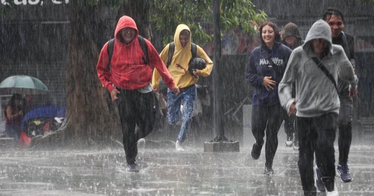 La furia de Tláloc se siente en CDMX, apagones y granizo en varias ...