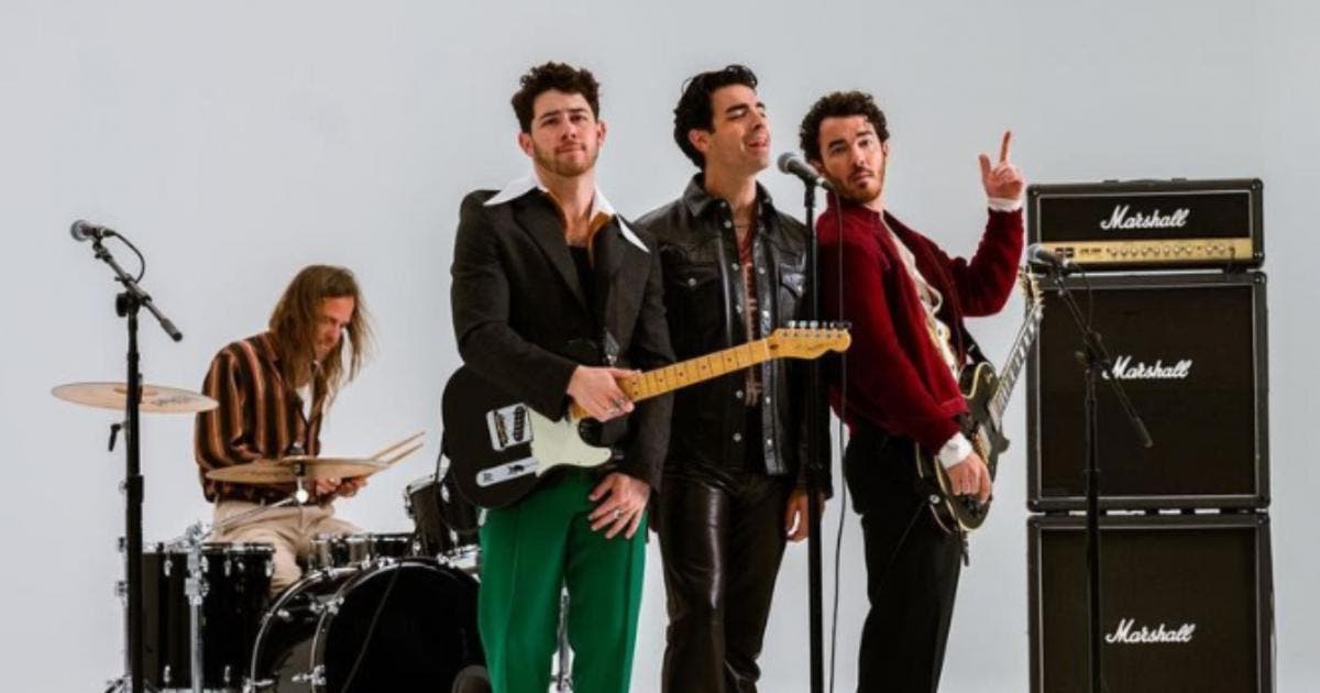 Jonas Brothers rinden emotivo homenaje a Liam Payne con cover de One ...