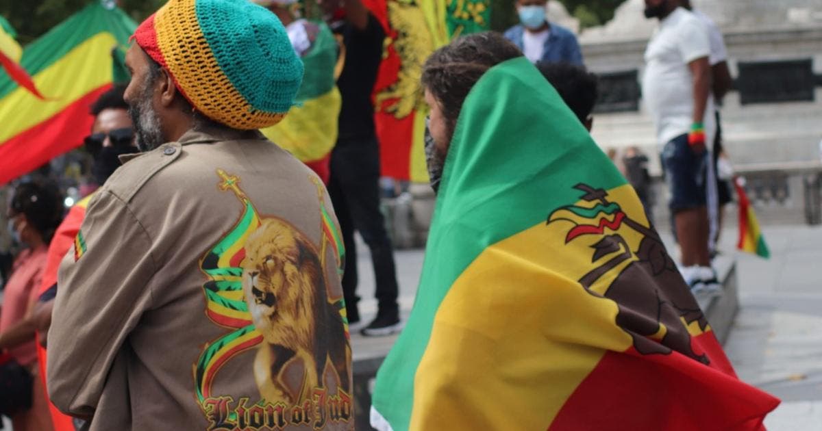 Jamaica permite a los estudiantes rastafaris descubrir el cabello en ...