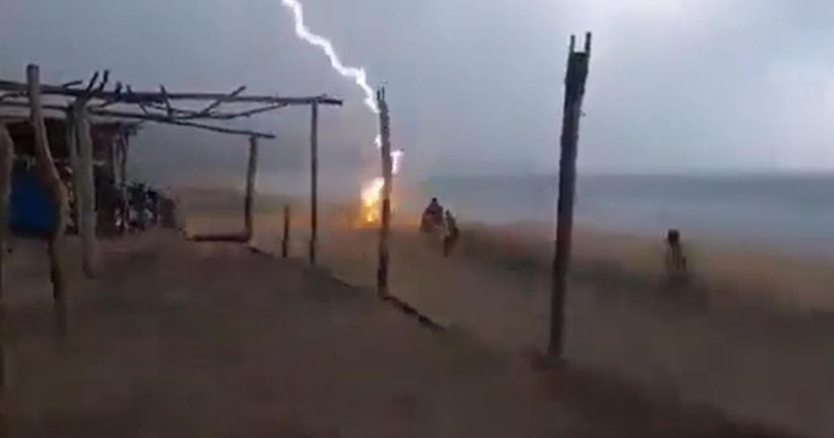 (video) Rayo en playas de Michoacán mata a un turista y a un vendedor de hamacas | Diario de México
