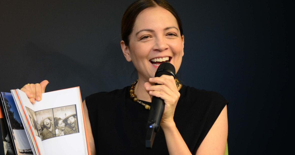 Natalia Lafourcade deja la guitarra y dialoga en la FIL de Guadalajara ...