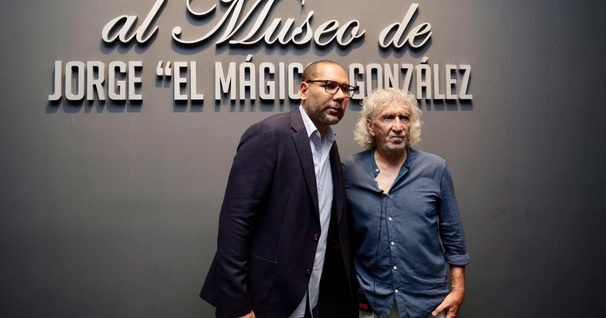 'Mágico' González saluda al seleccionador de El Salvador, 'Bolillo ...