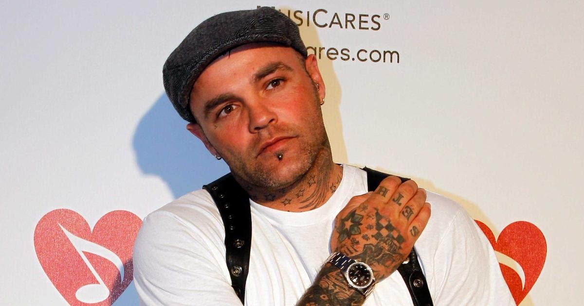 Fallece 'por causas desconocidas' Shifty Shellshock, líder de la banda ...