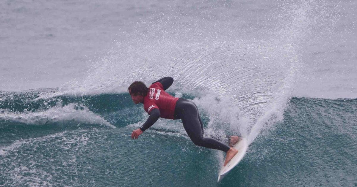 El mexicano Alan Cleland avanza a la segunda ronda en el surf olímpico ...