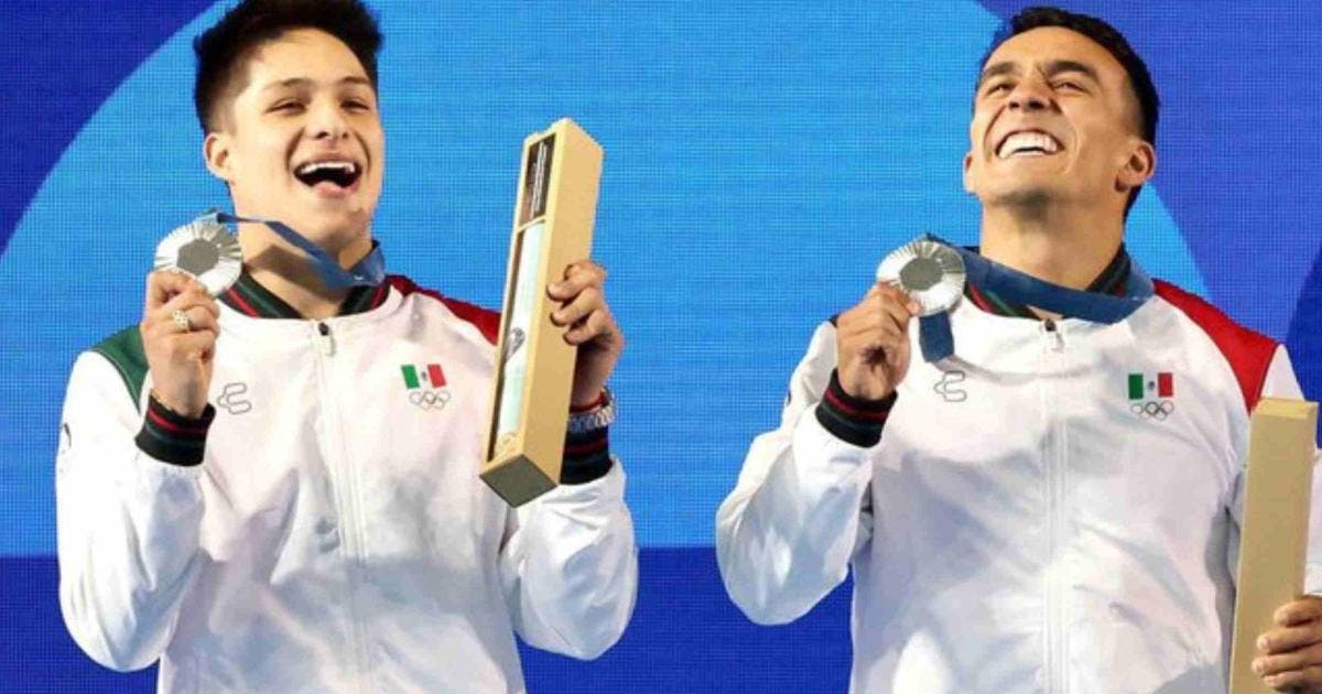 AMLO felicita a Osmar Celaya y Juan Olvera por ganar medalla de plata en París 2024 | Diario de ...