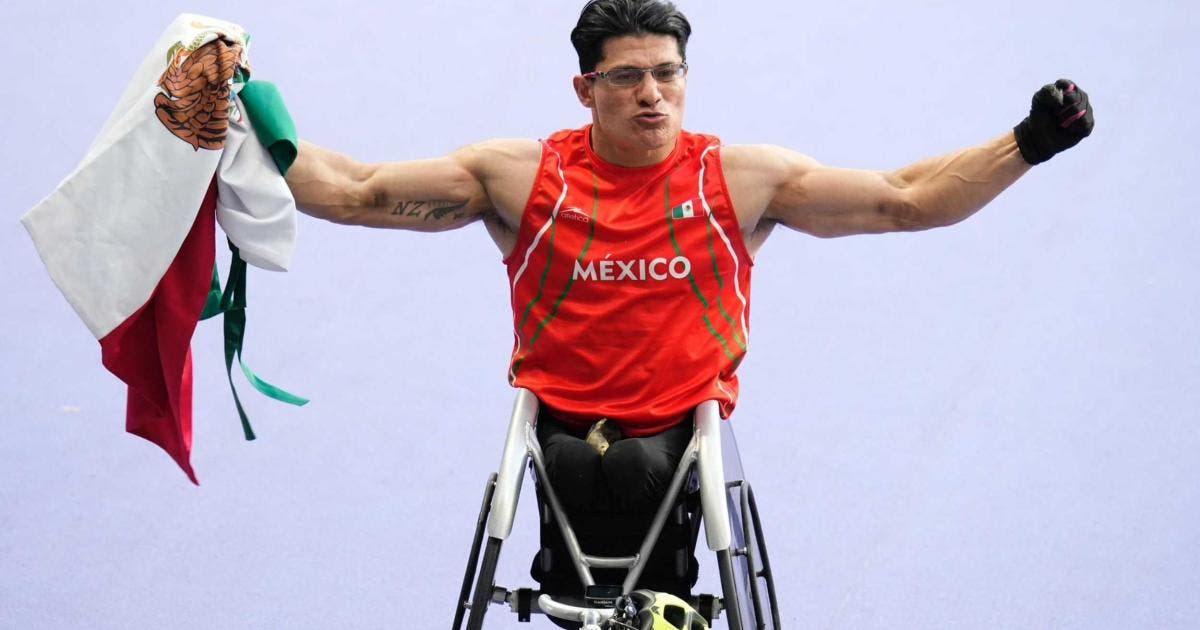 Juan Pablo Cervantes hace que suene en París el himno nacional | Diario ...