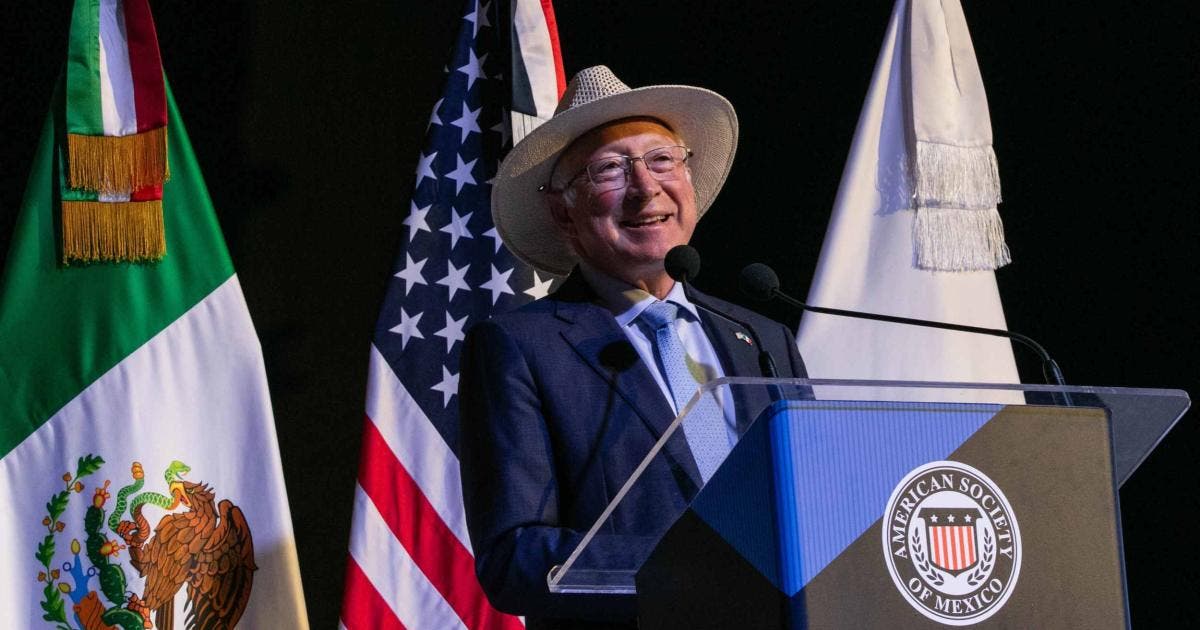 Ken Salazar calma las aguas: relación con México seguirá pese a ...
