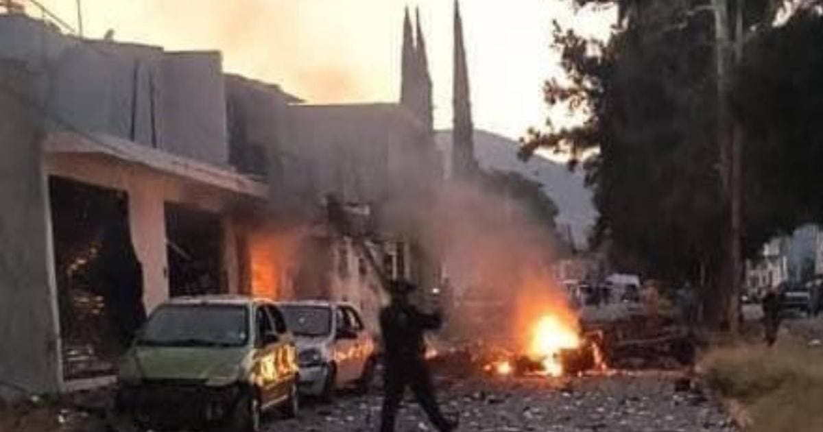 Explota coche bomba afuera de la Secretaría de Seguridad de Acámbaro | Diario de México