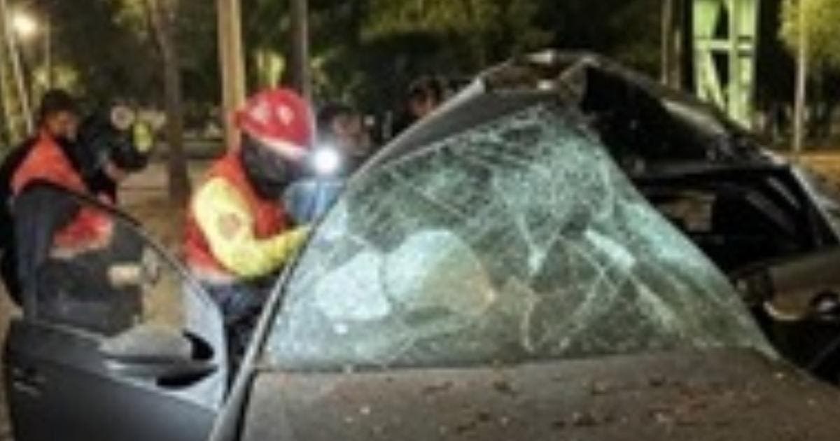 VIDEO | Fallece mujer tras accidente de auto en Periférico Canal de San Juan, en Leyes de ...