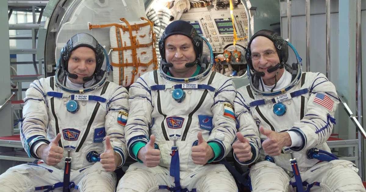 Soyuz MS-26 regresa con 3 cosmonautas a Tierra; dos rusos y uno estadounidense | Diario de México