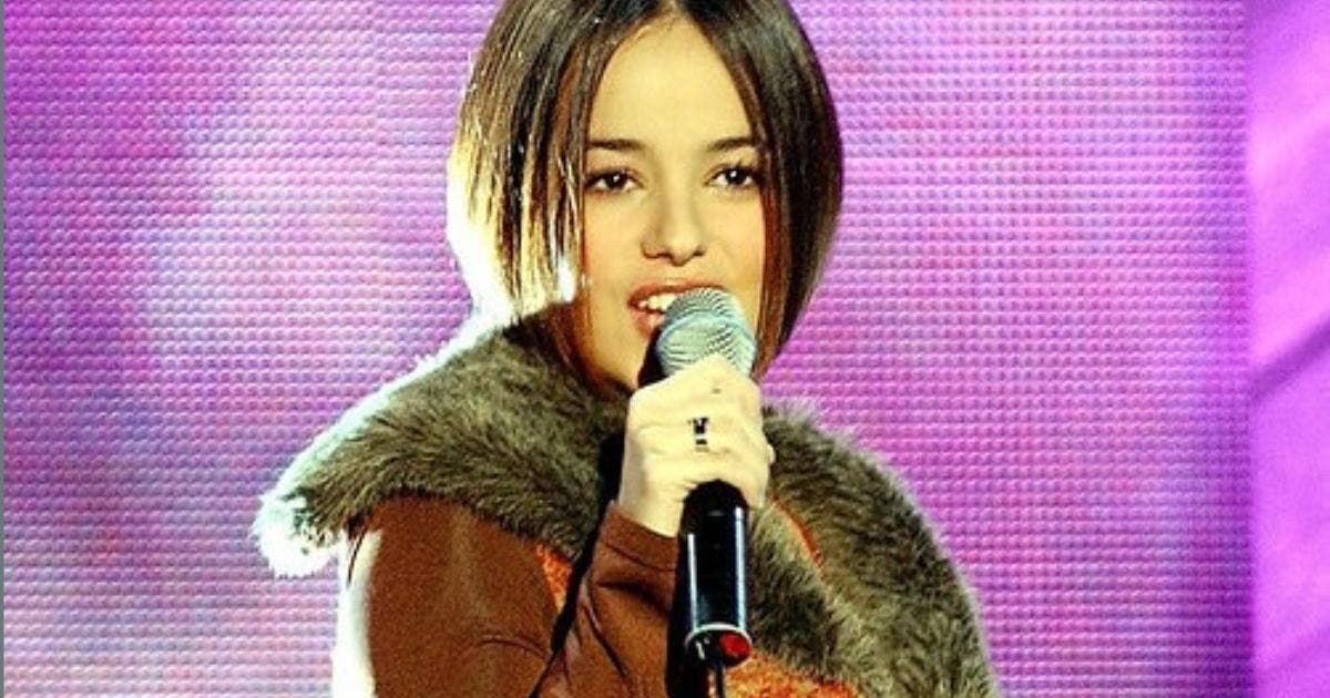 Alizée, Paris, Nostalgia (8220), viral, y2k, 2000