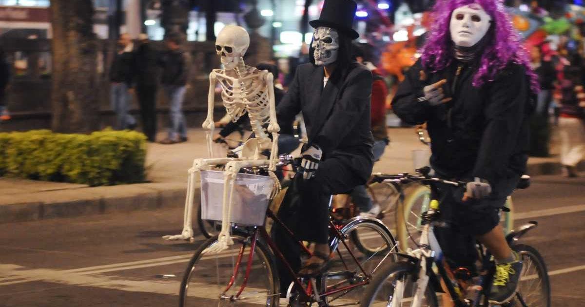 Paseo Nocturno “Muévete en Bici” de Día de Muertos: todo lo que debes saber