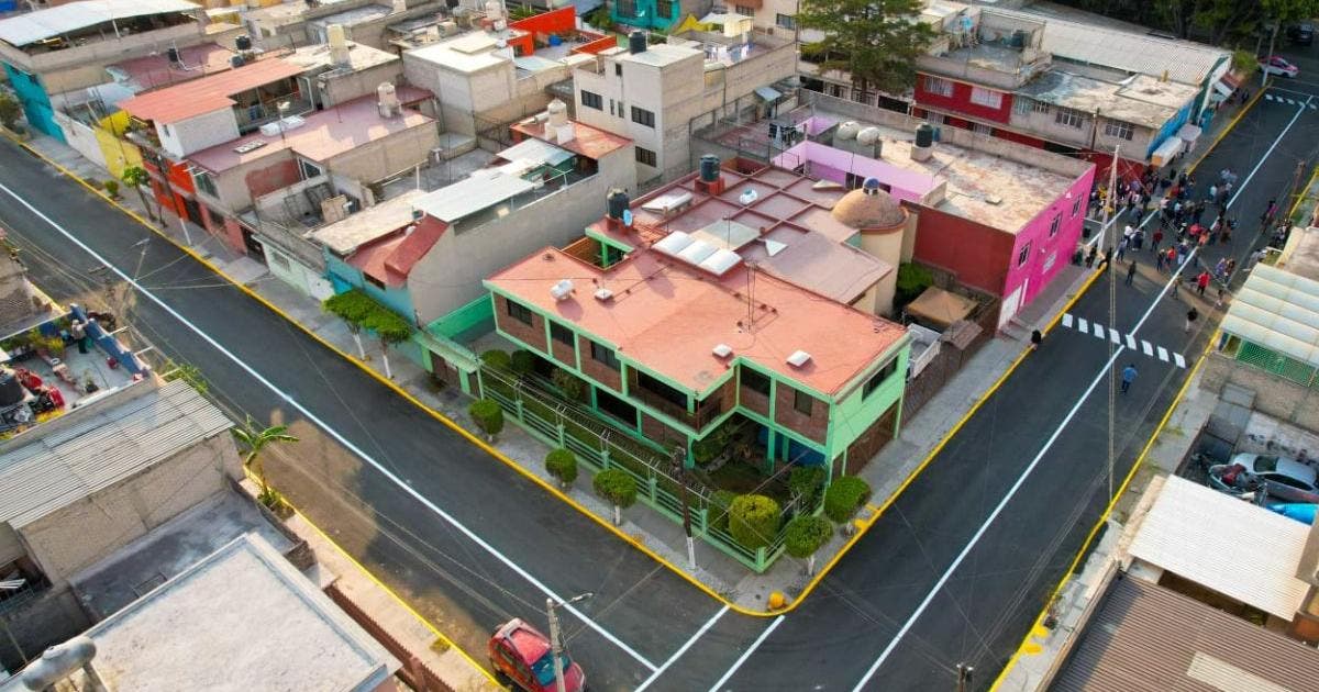 Azucena Cisneros inauguró calles pavimentadas