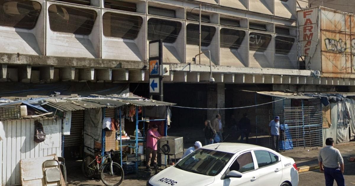 Detienen servicio en Línea 2 del Metro; mujer se arrojó a las vías del tren