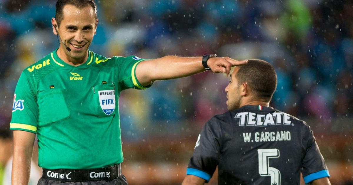 Árbitro gana medio millón en sólo siete juegos | Diario de México