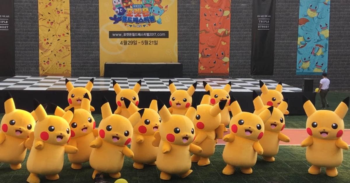 Botarga de Pikachu sufre gracioso incidente durante baile [VIDEO ...