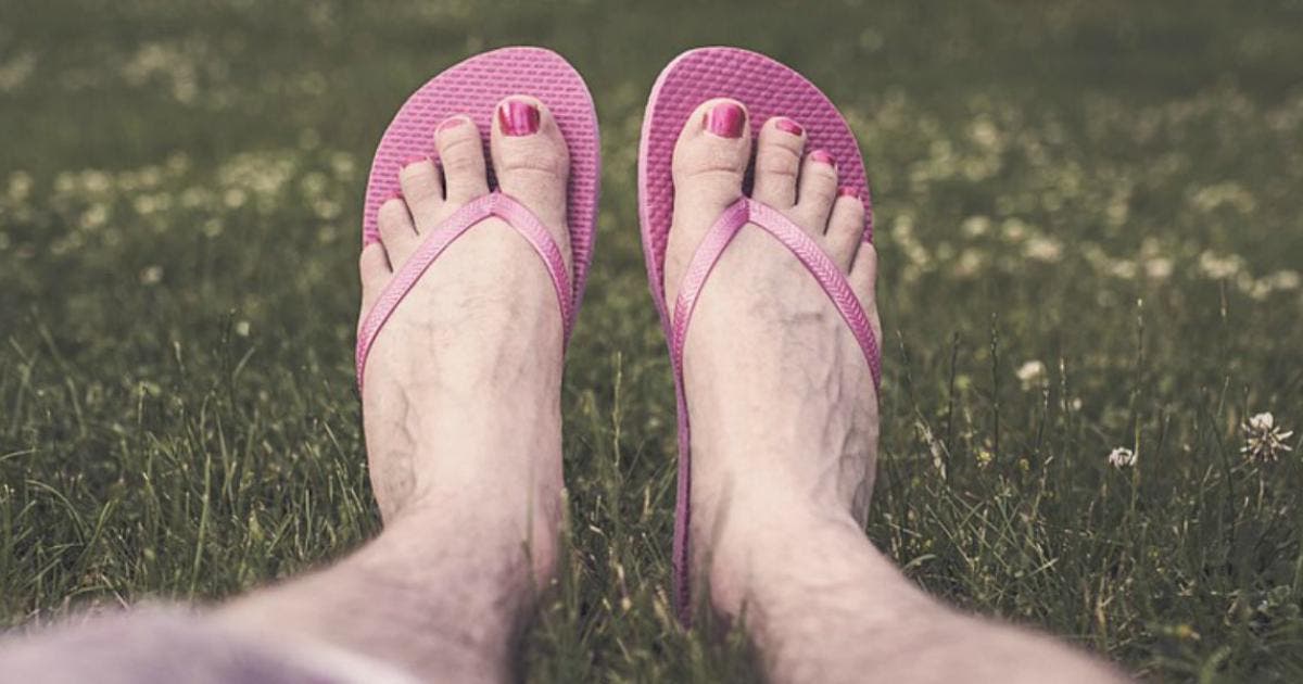 Mamá prende redes por su excelente puntería para aventar la chancla ...