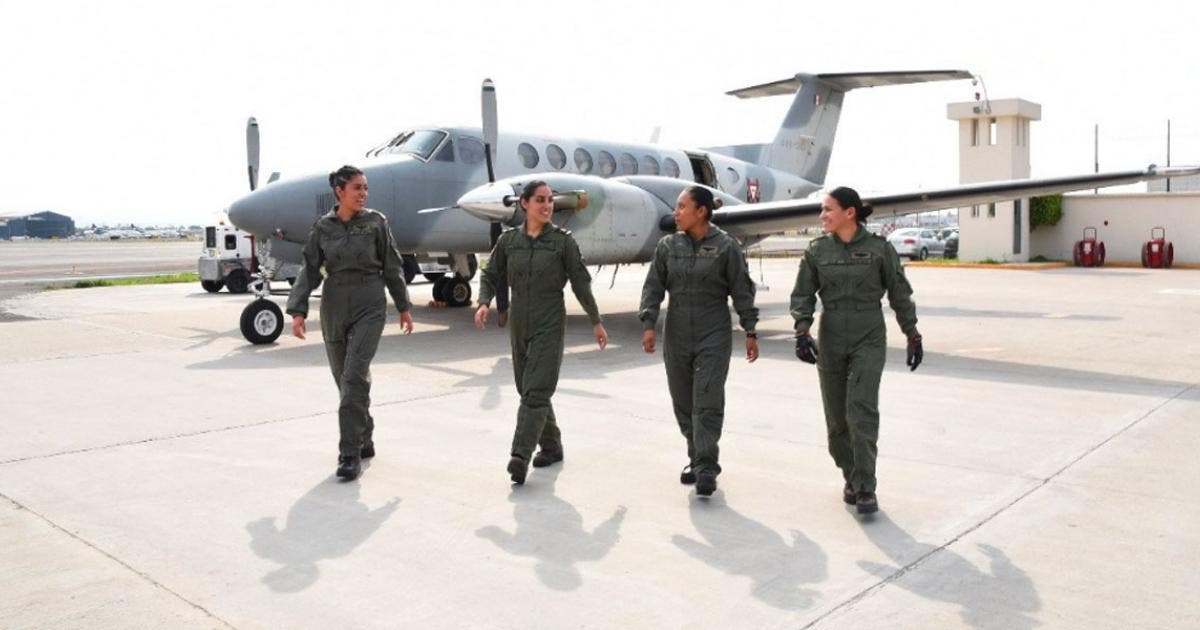 Marina crea por primera vez tripulación integrada solo por mujeres ...