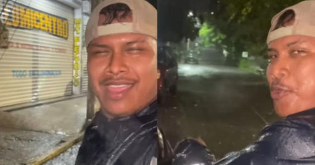 Repartidor nocturno se vuelve viral por su carisma bajo la lluvia