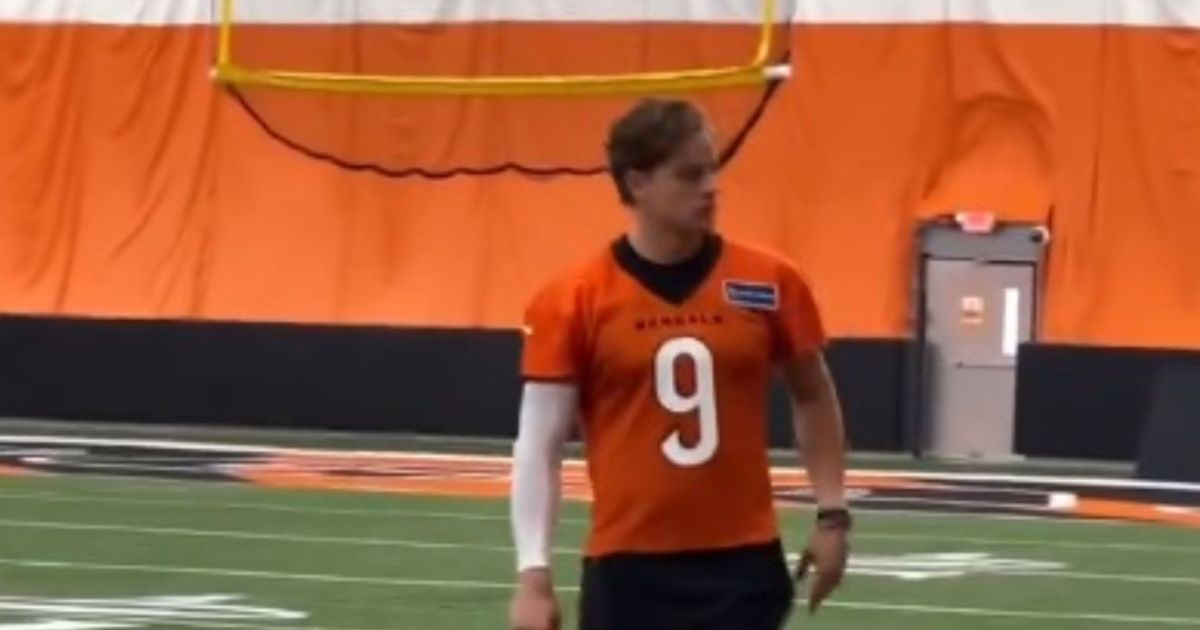 Joe Burrow, quarterback de los Bengals vuelve a los entrenamientos tras ...