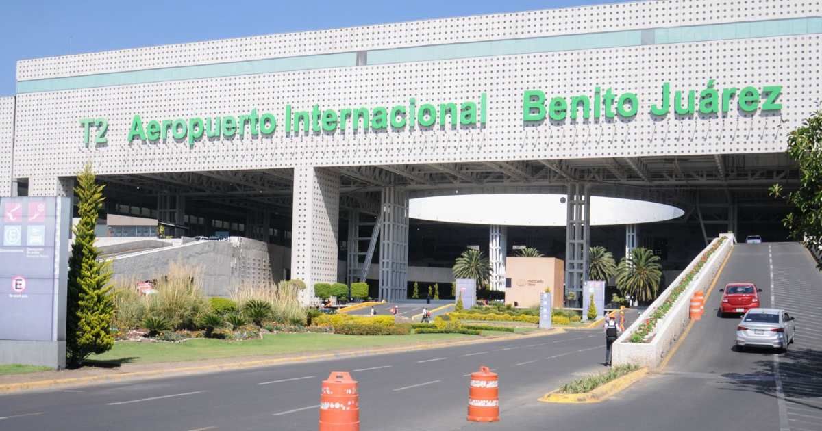 INM mantiene retenida a familia china en el AICM; CDNH interviene