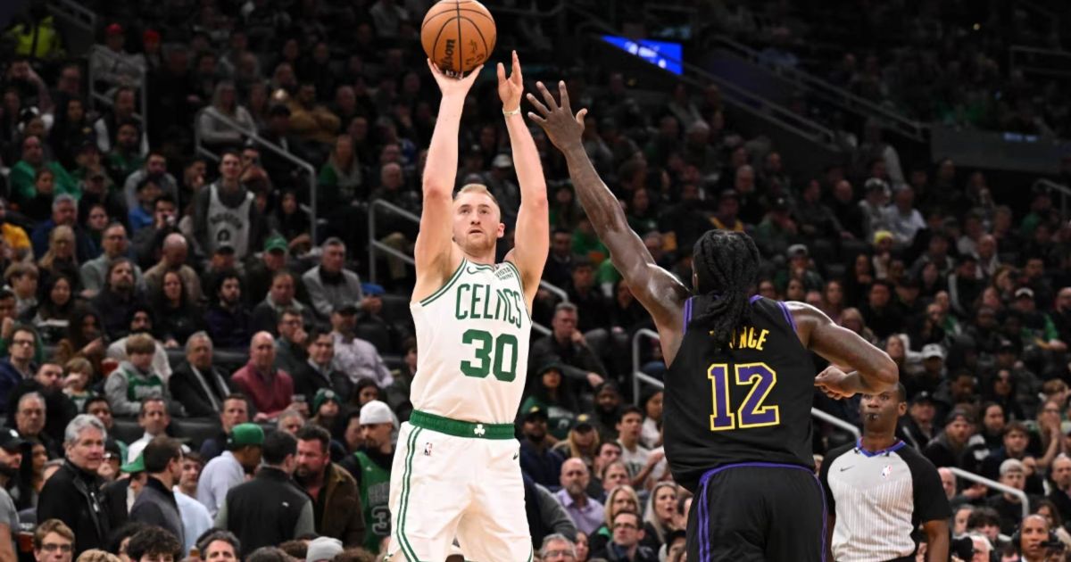Austin Reaves brilla en triunfo de Boston sobre los Lakers