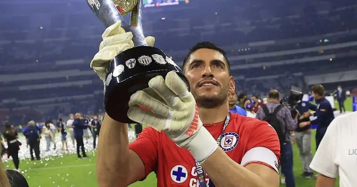 Tras su despedida de las canchas, 'Chuy' Corona busca regresar a Cruz ...