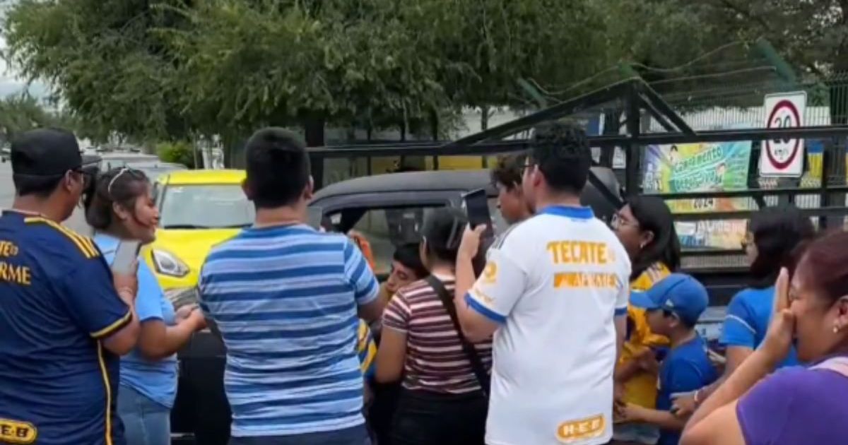 El humilde auto del 'Chicha' Sánchez se vuelve viral entre los fans