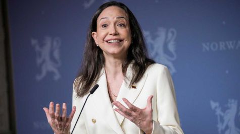 Sufre María Corina Machado fractura de vértebra en su travesía a Oslo