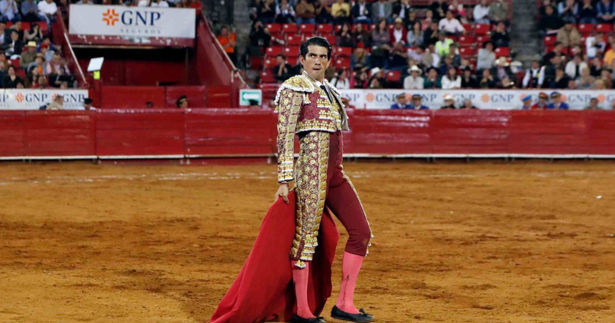 ‘El Calita’ corta la única oreja en Texcoco; Gilio y Aloi se van en blanco