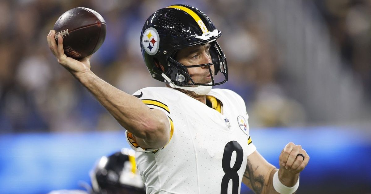 Aaron Rodgers seguirá con Steelers para la temporada 2026