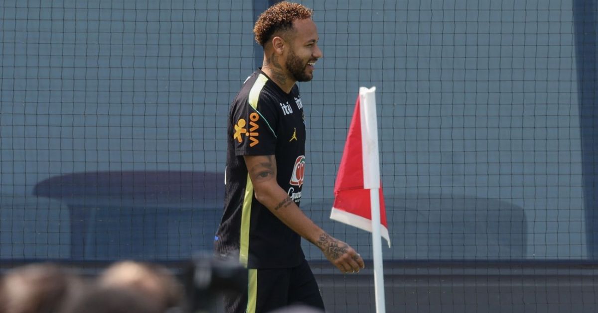 Neymar se reincorpora a Brasil tras lesión en el gemelo derecho