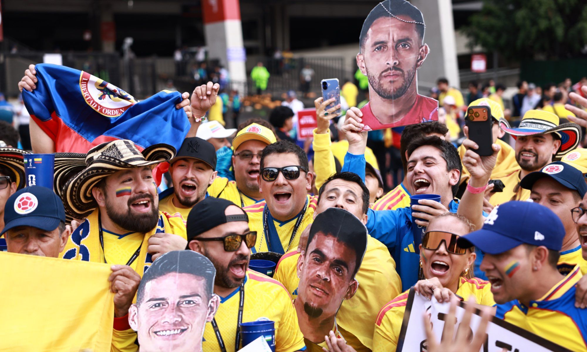 Afición colombiana se apodera del Coloso de Santa Úrsula